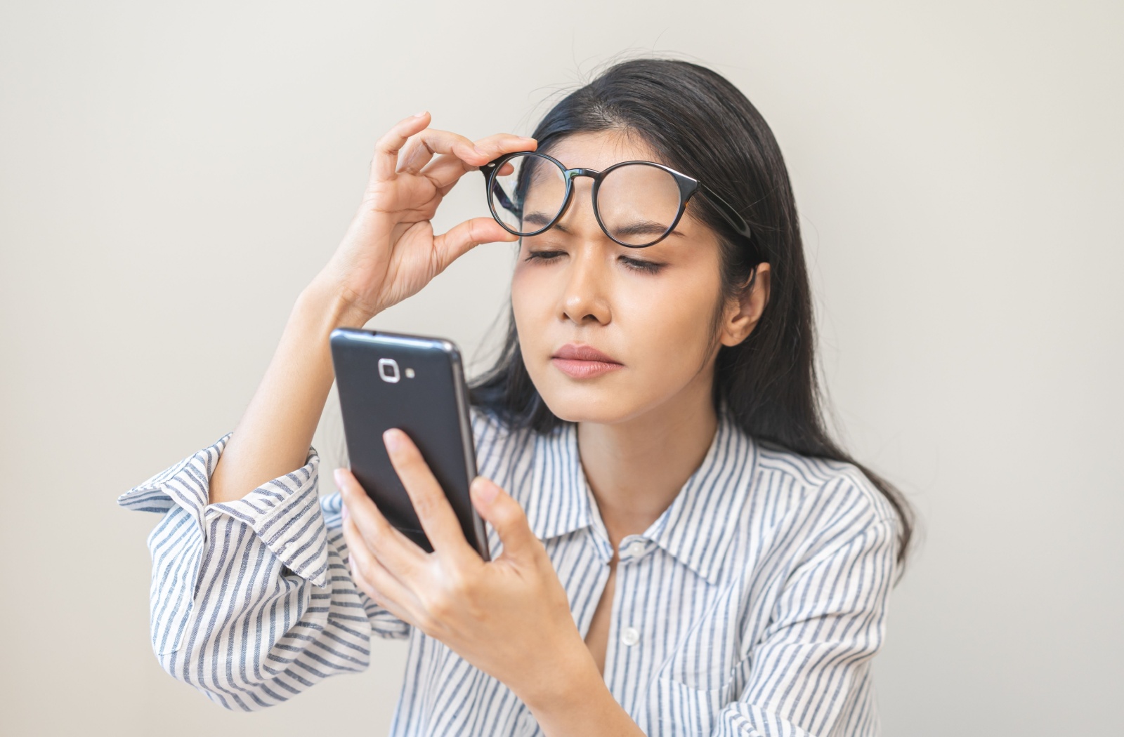 What’s The Difference Between Myopia, Hyperopia, & Presbyopia?